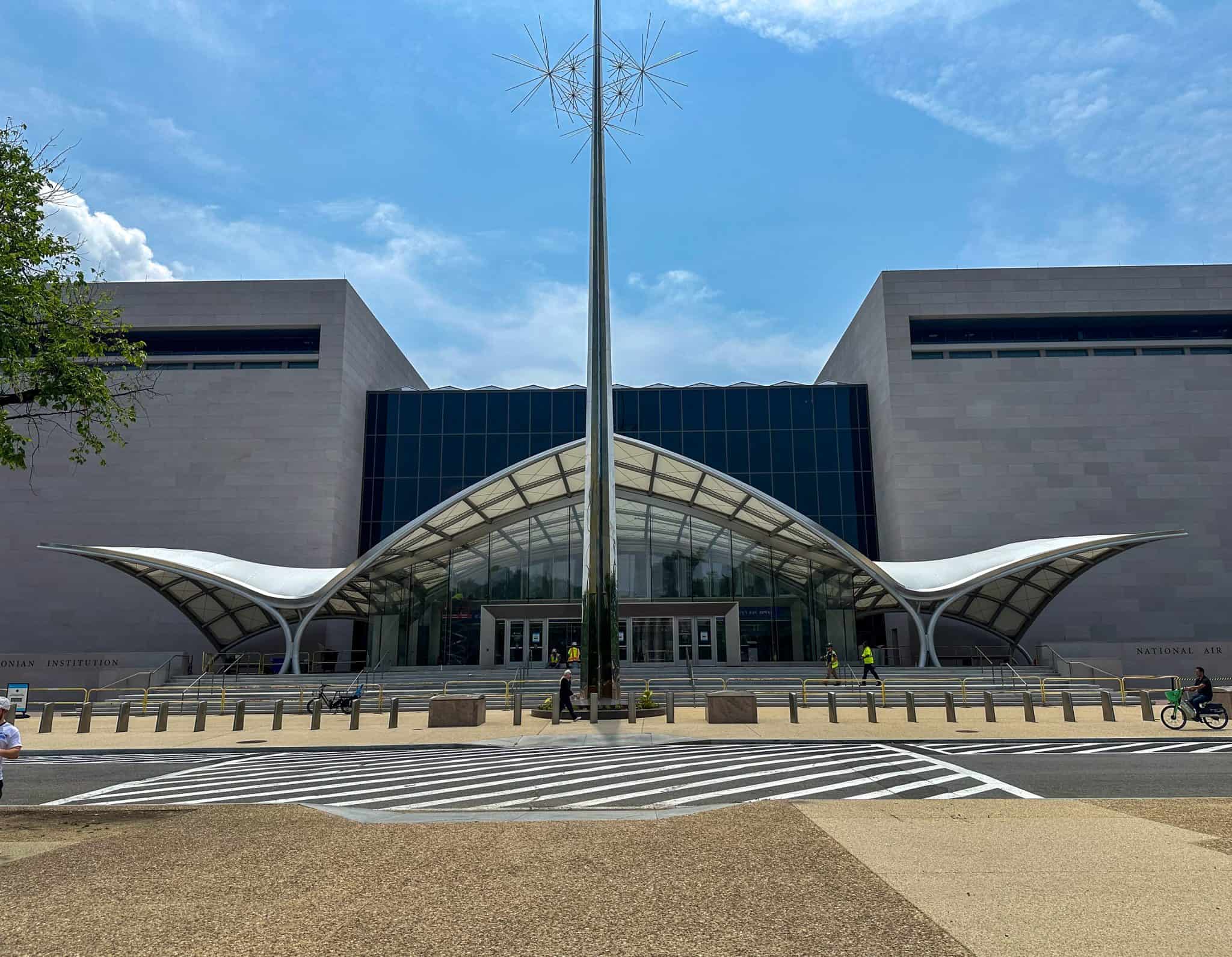 Visiting the Smithsonian Air & Space Museum: What You Should Know - Not ...